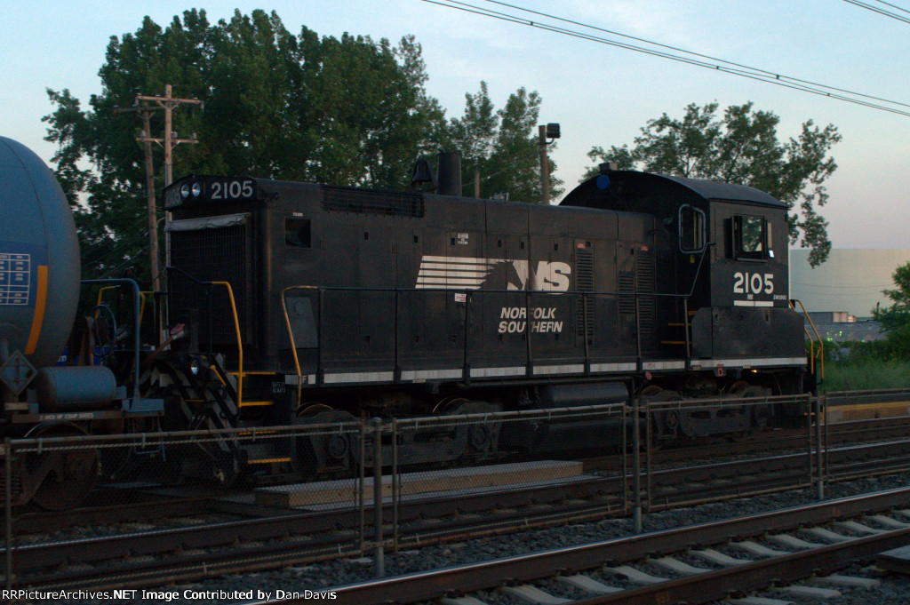 NS SW1001 2105 on the rear of WPBS-02